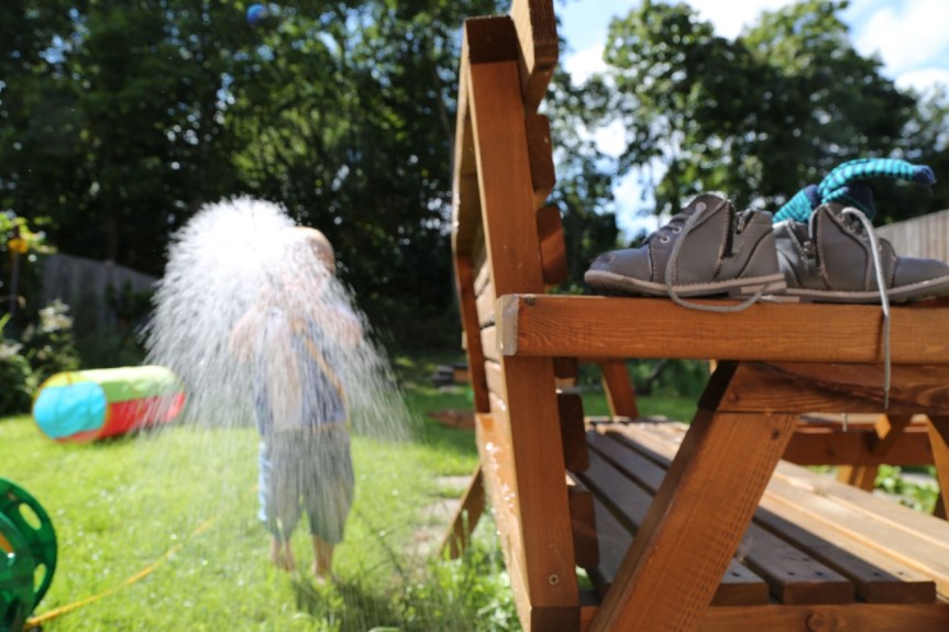 Photographing children without showing their faces – Postcards Without ...
